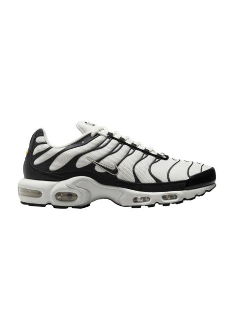 Nike Air Max Plus Essential 'Panda' | REVERSIBLE
