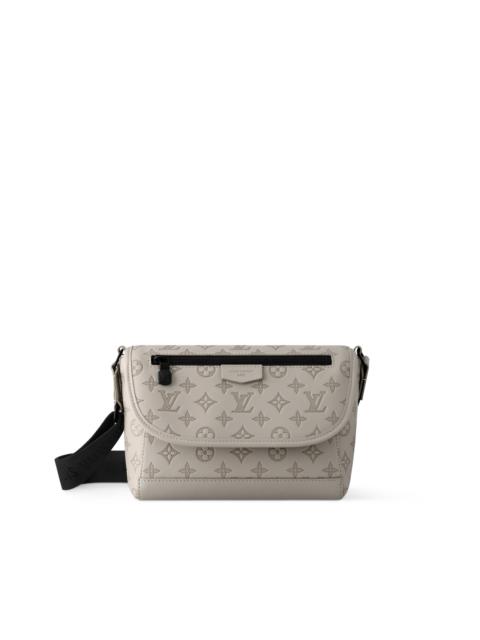 Louis Vuitton Pulse Messenger | REVERSIBLE